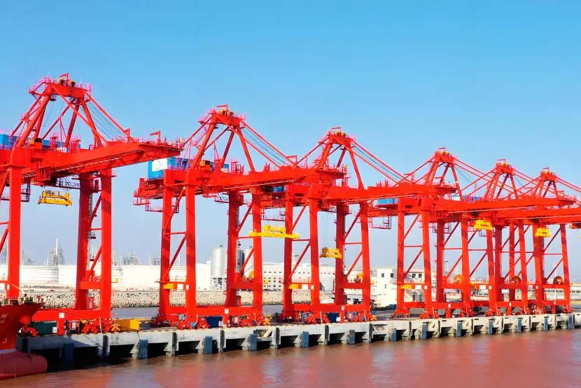 50 Ton STS Quayside Container Crane Project in UAE – QKing Cranes
